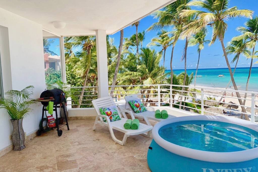 Amazing Oceanfront Apartment Right on the Beach, Punta Cana